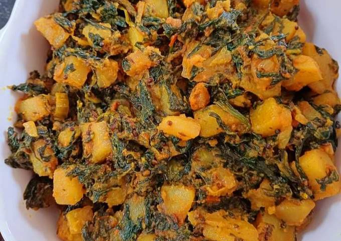 Spinach & potatoes dry curry (sabji) Recipe by Sneha Patel - Cookpad