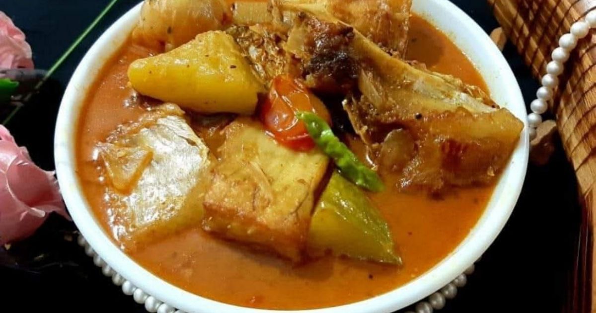 Katla Fish With Baby Pumpkin/ Kochi Kumdo Diye Katla Machher Jhol ...