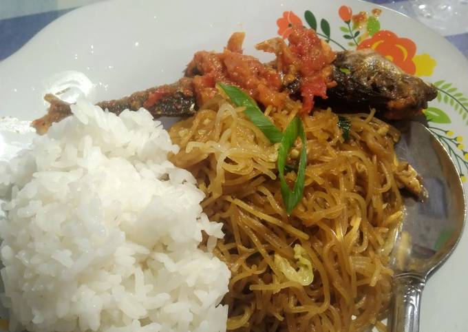 Resep Mihun goreng simple oleh Idacook - Cookpad