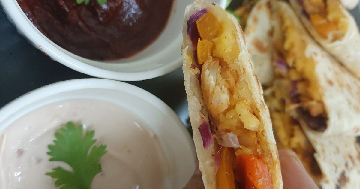 Chicken Quesadilla With Fajita Sauce Recipe by tanveer sayed - Cookpad