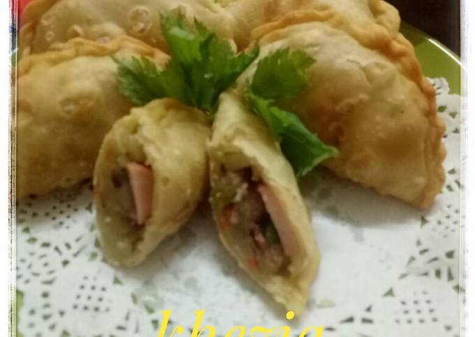 Resep 38 pastel isi sayur dan sosis oleh Dewi Sulistriani - Cookpad