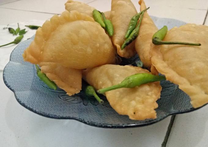 Resep Pastel renyah oleh leli kurniati - Cookpad