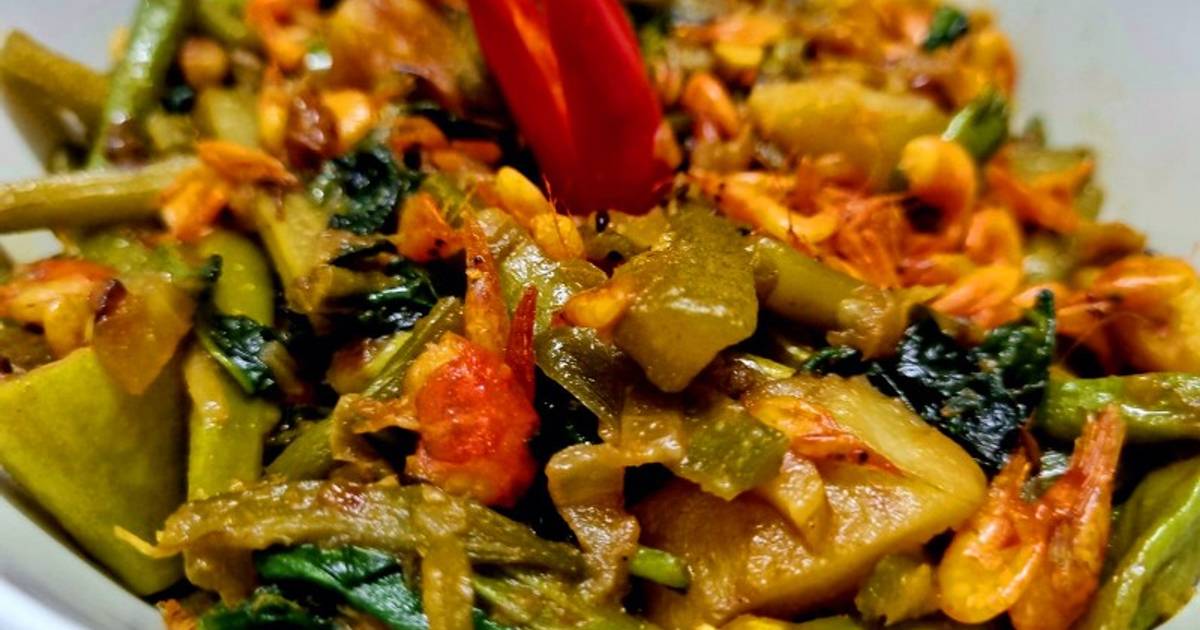 Malabar Spinach or Pui Shaag with Shrimps Recipe by Kumkum Chatterjee ...