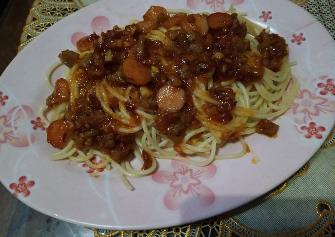 Resep Spaghetti bolognese sosis bakso oleh Angrizang - Cookpad
