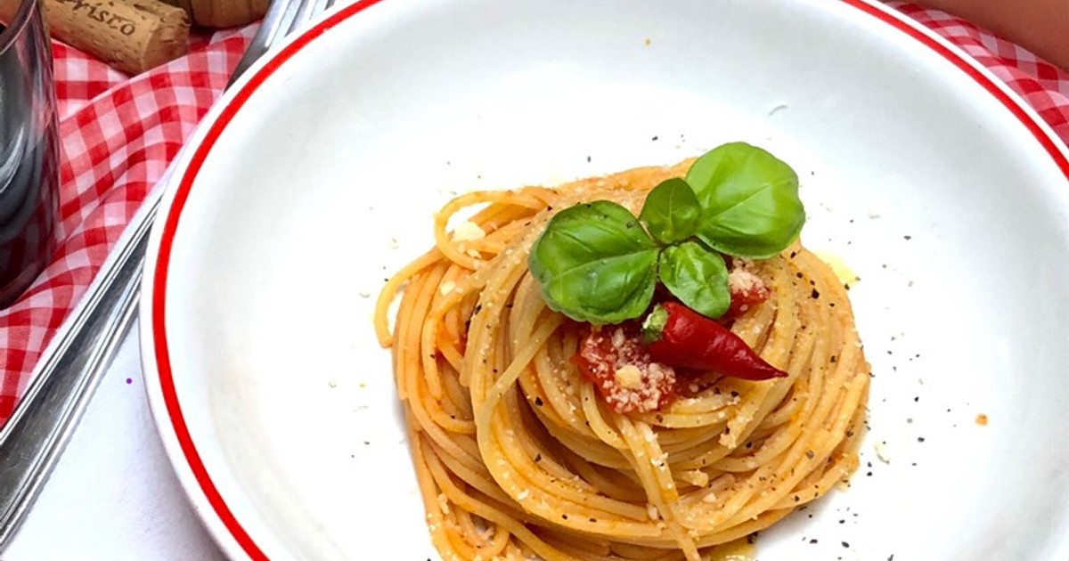 Ricetta “Maccheroni”. Spaghetti Al Sugo Di Basilico di Paola Catalano ...