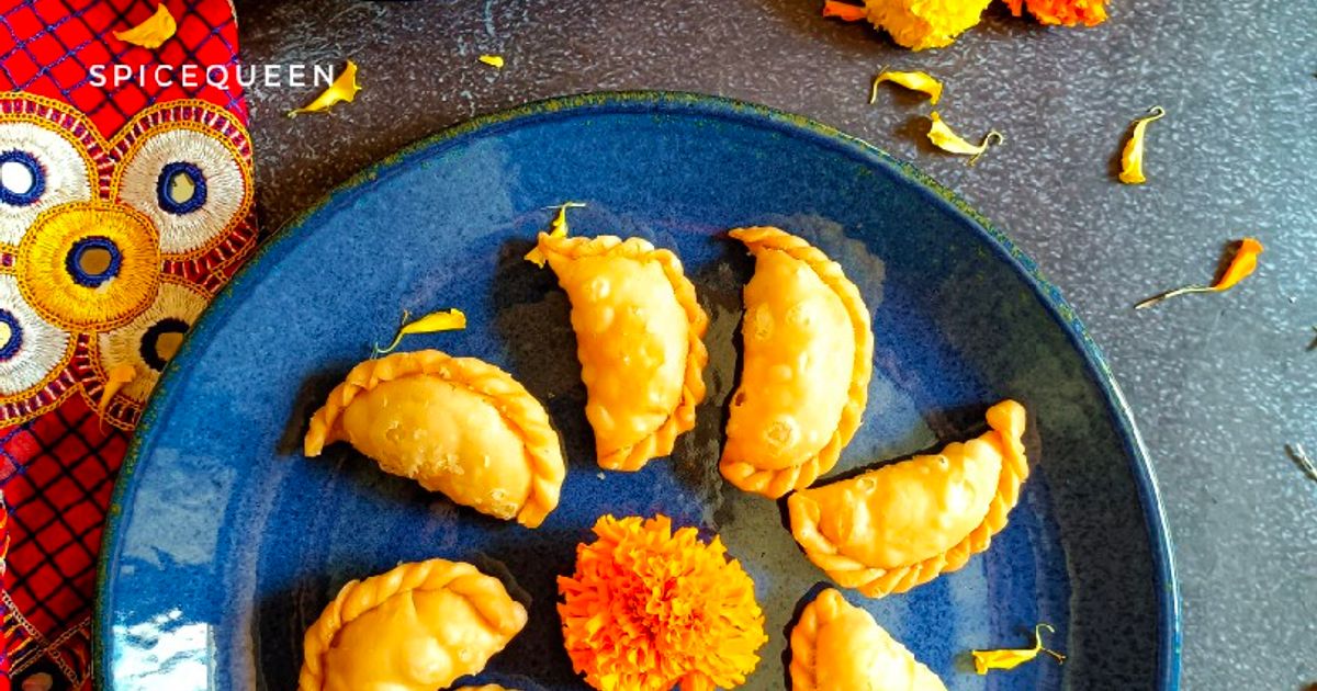 Ghughra / Gujiya Recipe by spicequeen - Cookpad