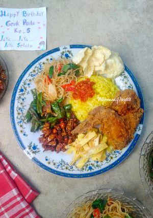 Resep Set Menu Ultah Versi Sarapan : Naskun Ayam Crispy, Oseng Kacang ...