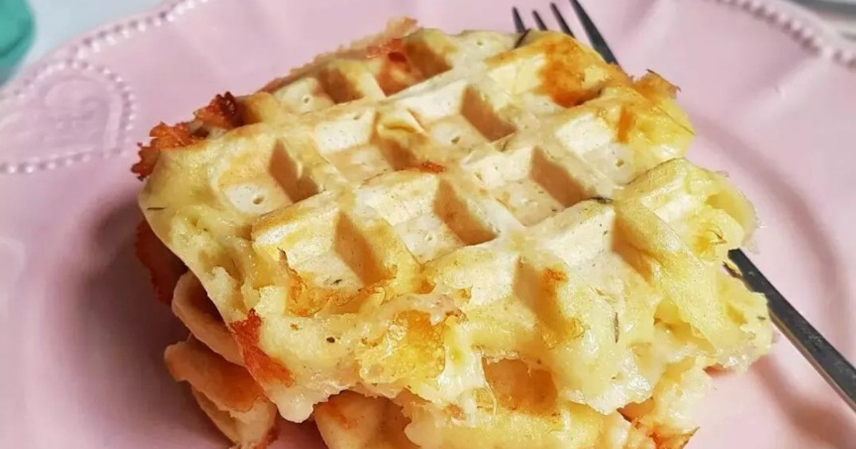 Waffles De Papa Y Queso Receta de Sofia Debiasi
