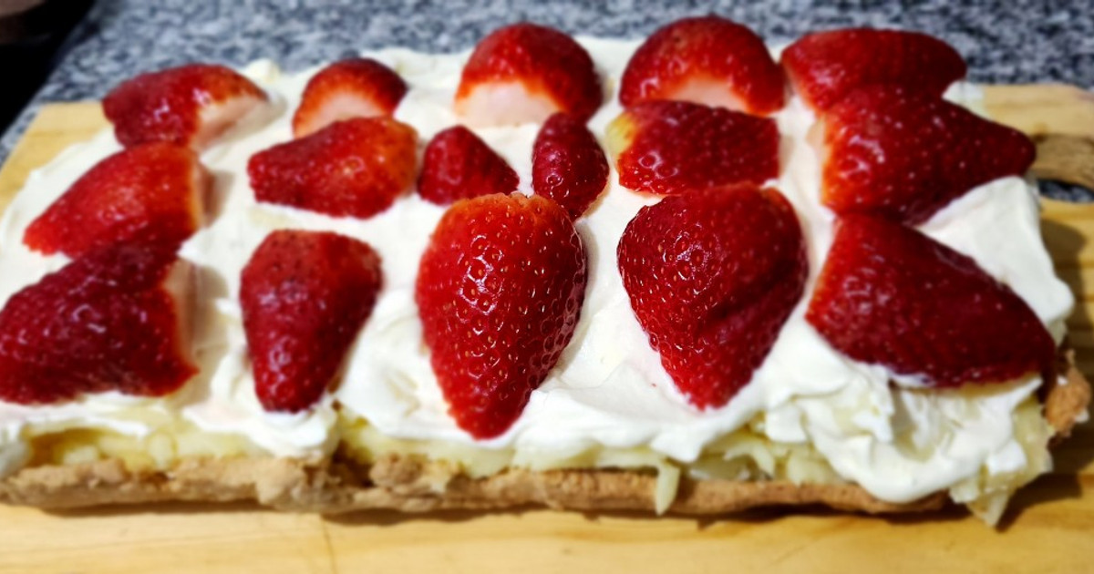 Postre De Crema Pastelera Y Frutillas Receta de Sebas Kunz- Cookpad