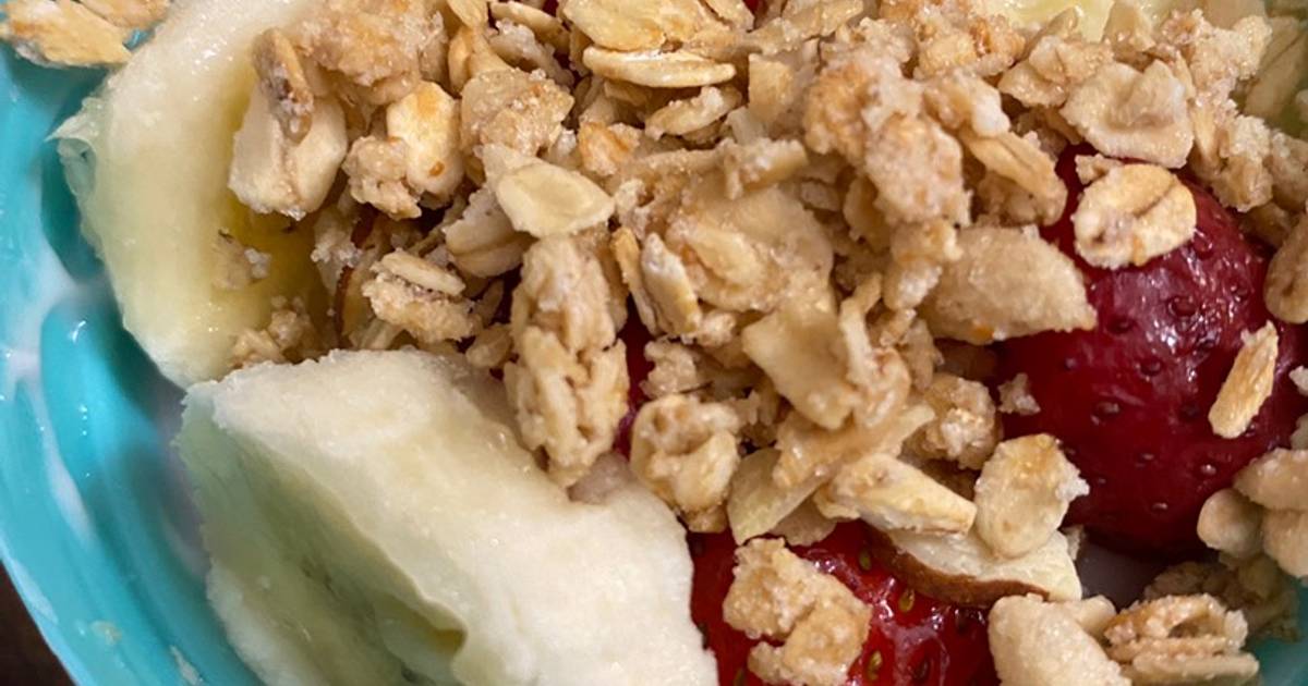 Strawberry banana parfait Recipe by family style - Cookpad