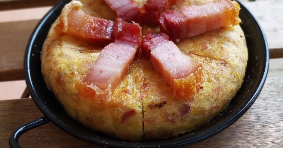 Tortilla De Torreznos Y Patatas Receta de Toni Martín- Cookpad