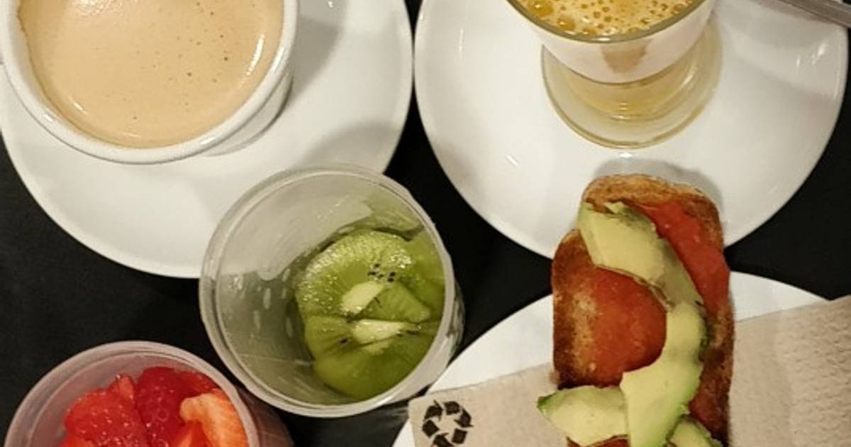 Desayuno Saludable Receta de Laura Petit Lector- Cookpad