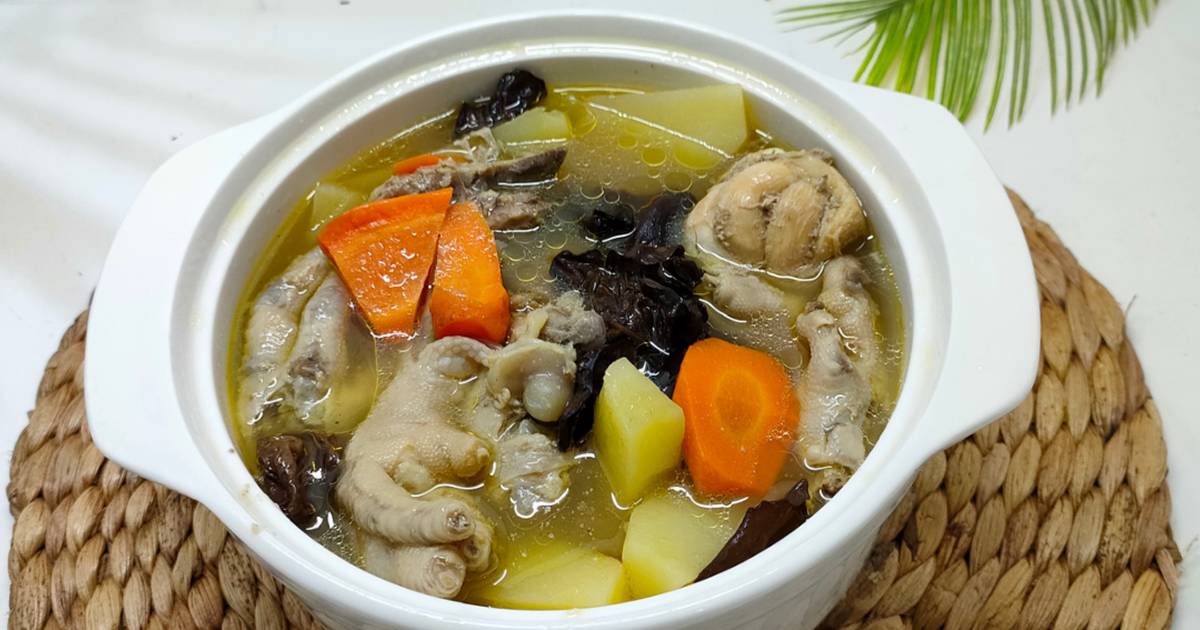 Resep Sup Ayam Favorit Keluarga oleh Ayu Umha - Cookpad