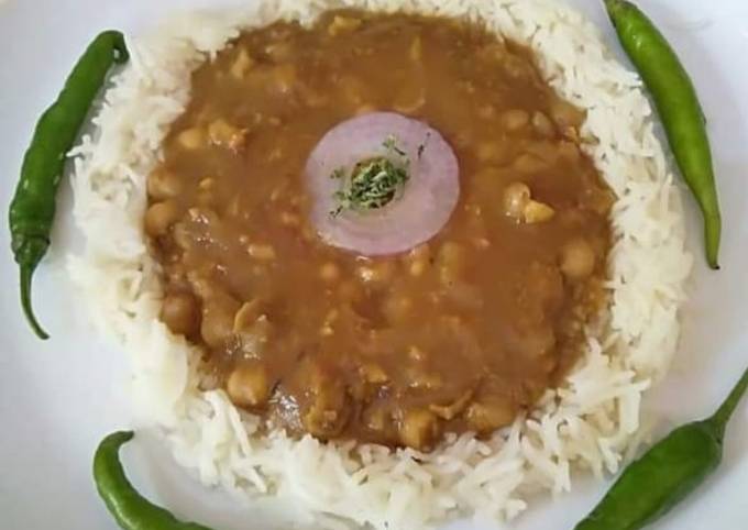 Tasty chana chawal with green chilli Recipe by Varidhi Sharma - Cookpad