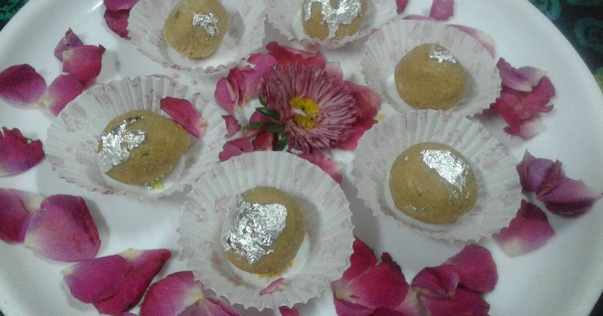 Uraddal Laddu Recipe by Surekha Singh - Cookpad