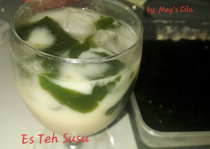 Resep Es Teh Susu Cincau oleh Mey's Cila - Cookpad