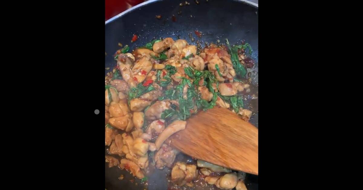 สูตร กะเพราไก่ โดย Mink Thaitrong - Cookpad