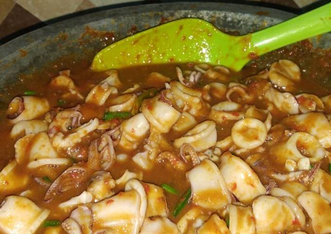 Resep Cumi Rebus Bumbu Merah oleh Wafiroh Rasyeed - Cookpad