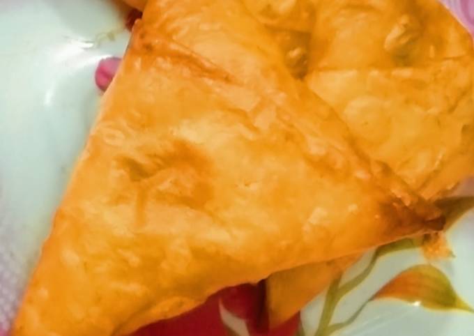 Chicken cheese samosa Recipe by Mom's Kitchen - Cookpad