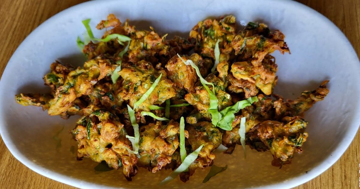 Leftover Cabbage And Methi Pakoda Recipe by Pragati Hakim - Cookpad