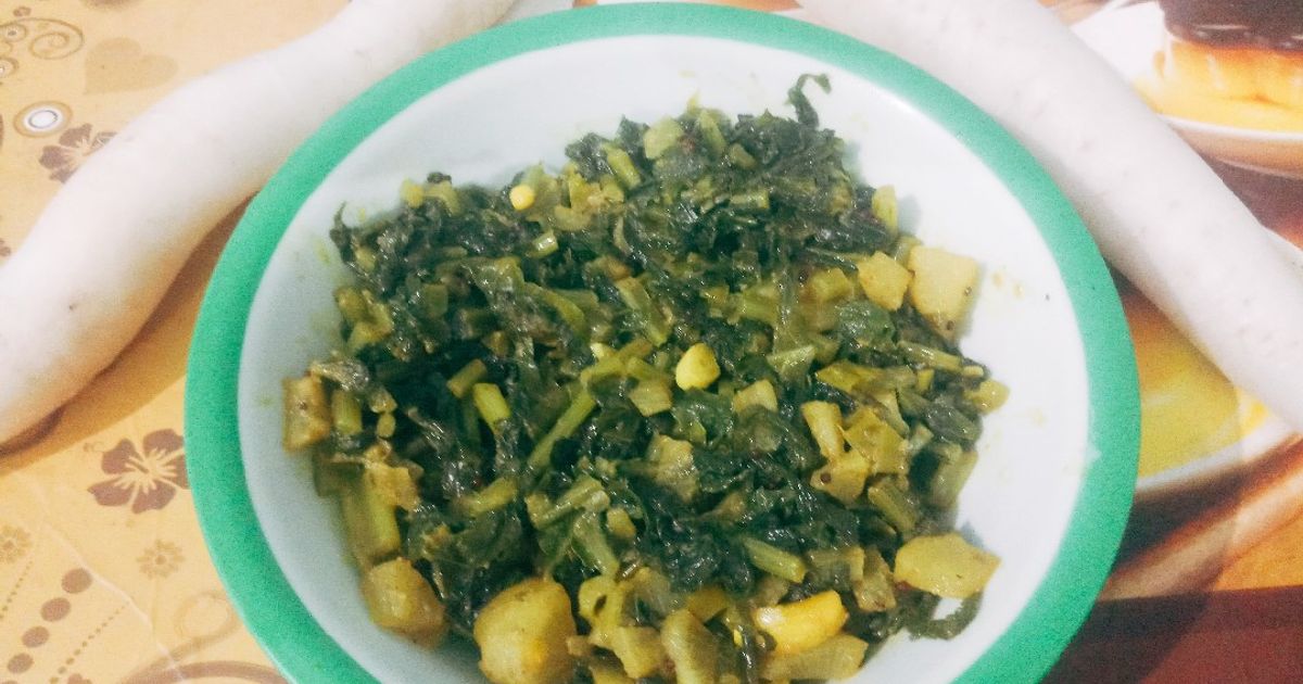 मुळा भाजी (Mula Bhaji Recipe In Marathi) रेसिपी Sushma Sachin Sharma ...