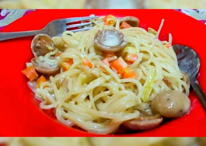 Resep Spaghetti carbonara sosis wortel oleh Lisna Midia - Cookpad