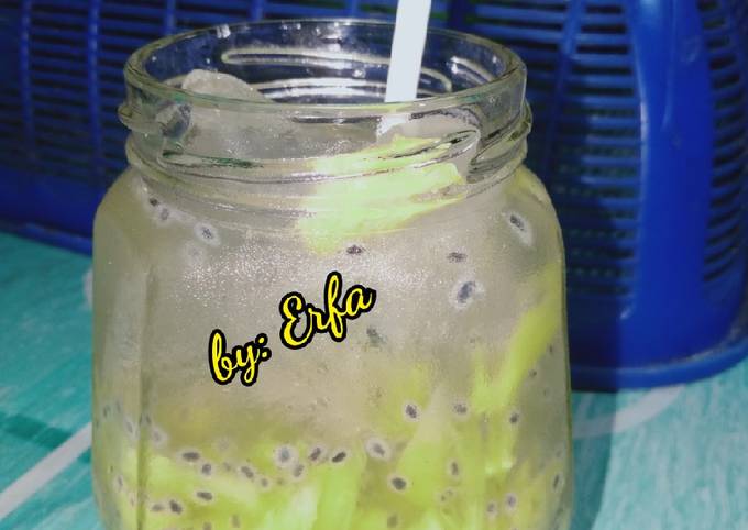 Resep Es Buah Nanas Selasih oleh DeTasty (Erfa) - Cookpad