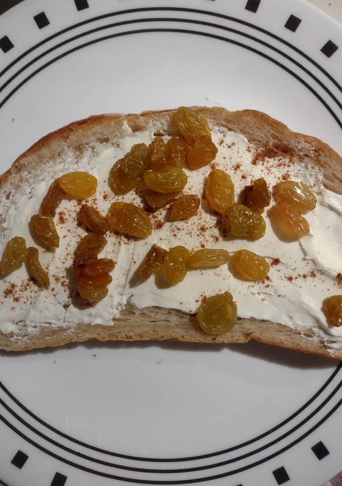 Raisin cream cheese toast Recipe by Christina T - Cookpad