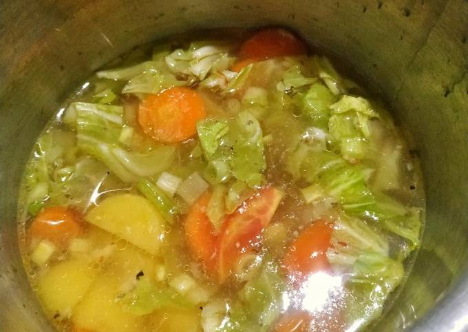 Resep Simple soup oleh Saluna Mahira - Cookpad