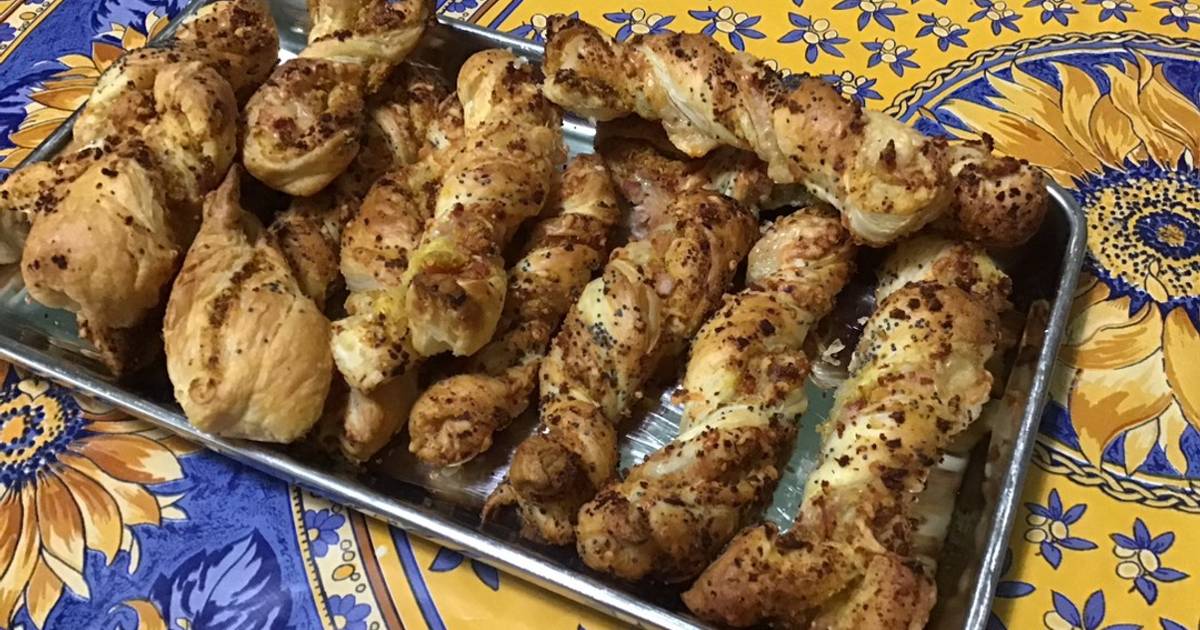 Torsades feuilletées au jambon emmental et pavot bleu de Mila Skull ...