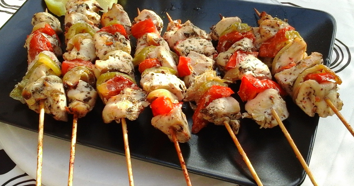 Grilled Chicken Souvlaki On A Stick (Kotopoulo Kalamaki) Recipe by ...