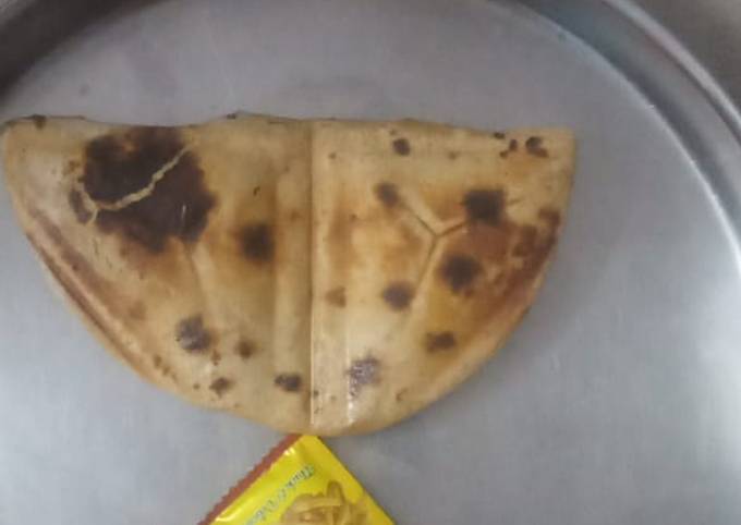 Roti sandwich Recipe by Vaishnavi Tayal - Cookpad