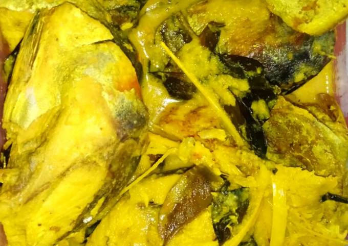 Resep Ikan Tongkol Bumbu Kuning Oleh Cooking Mom Cookpad