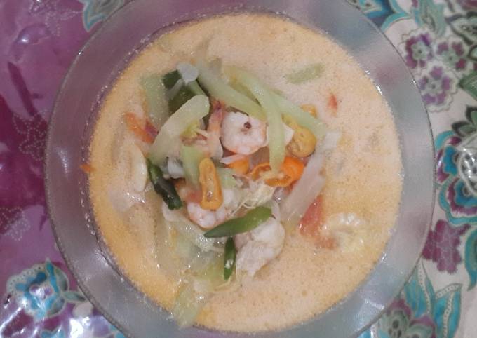 Resep Sayur markisa udang pedas gurih oleh Mama Via - Cookpad