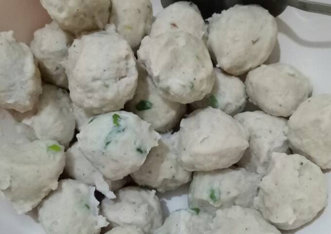 Resep Bakso Ayam Mantap oleh Putri Rosyadi - Cookpad