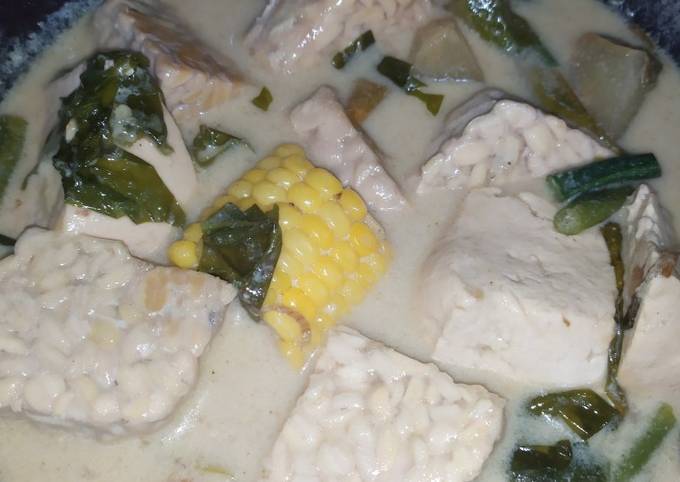 Resep Sayur lodeh simple oleh Mamafatan - Cookpad