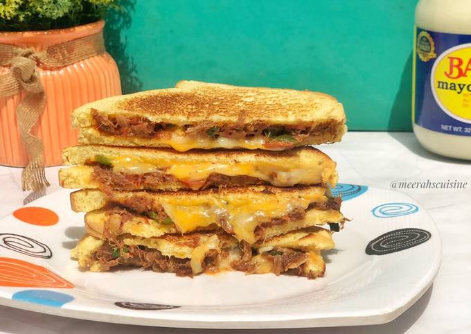 Cheesy beef sandwich Recipe by Meerah's Cuisine - Cookpad