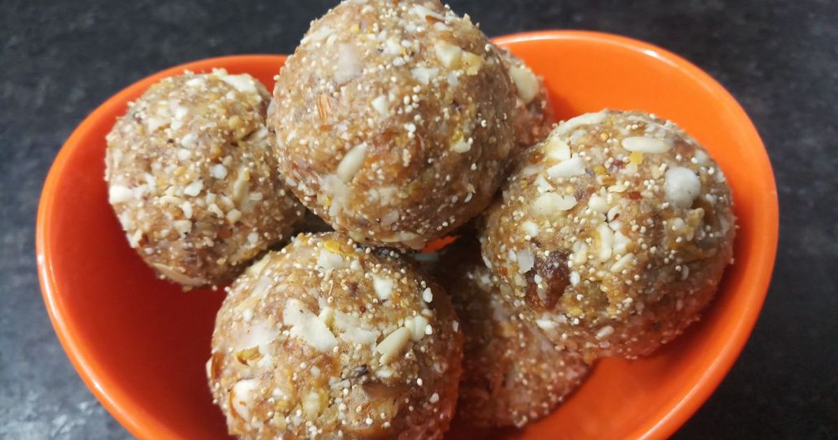 Aate Or Dry Fruits Ke Ladu Recipe by Chandra Singh - Cookpad
