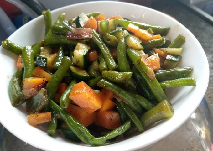 Crunchy vegetables Recipe by Maggie Karis - Cookpad