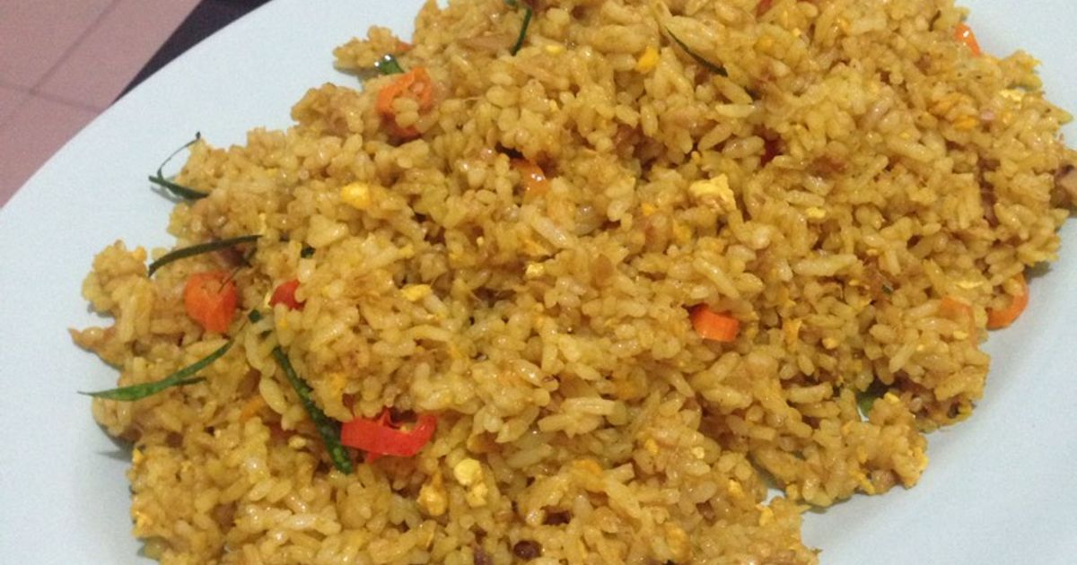 Resep Nasi Goreng Kunyit Tuna Aroma Daun Jeruk oleh ayu handiasti - Cookpad