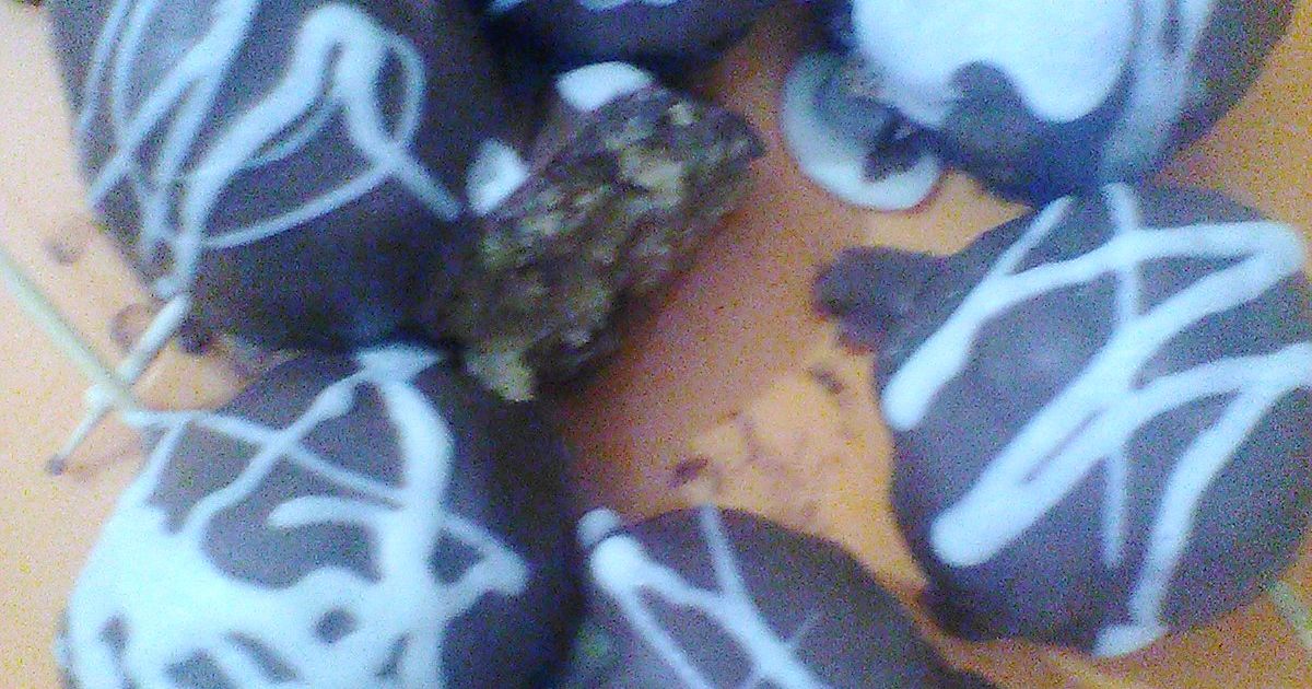 Leftover Moong Dal Halwa Pops Recipe by satvik rasoi - Cookpad