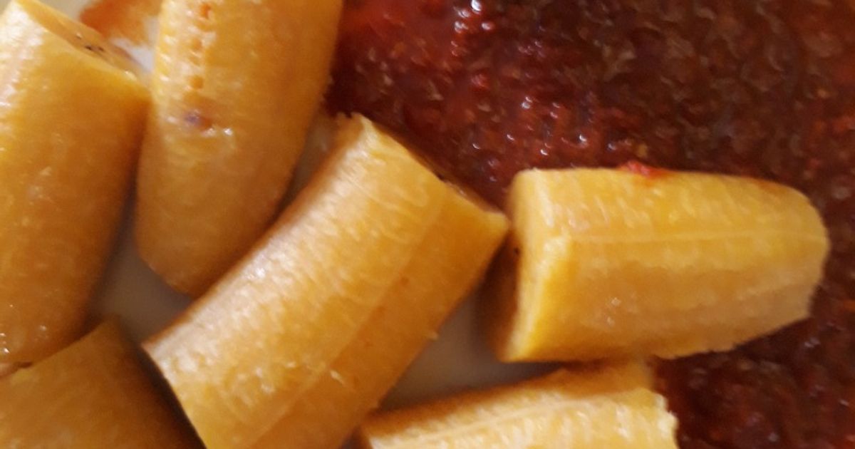 Boiled Plantain With Tomatoes Sauce Recipe by Chiommy - Cookpad