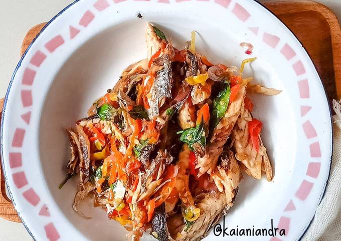 Resep Oseng Cabe Rawit Setan Pindang Tongkol oleh Kaianiandra - Cookpad
