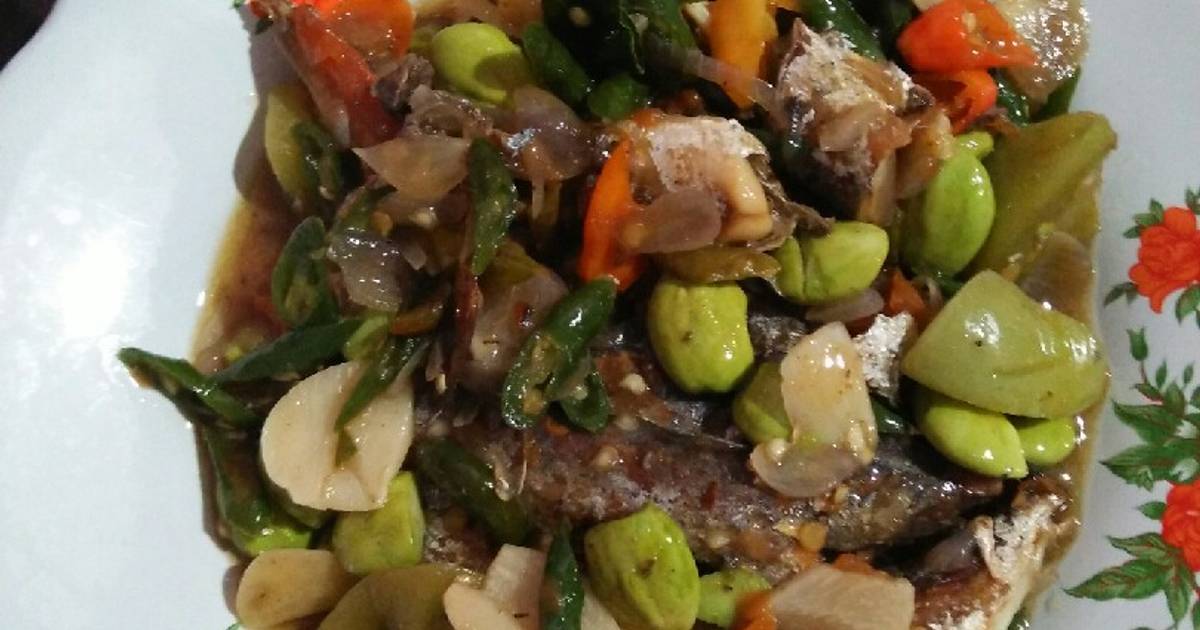 Resep Oseng pindang pete lombok ijo oleh Susetianingsih - Cookpad