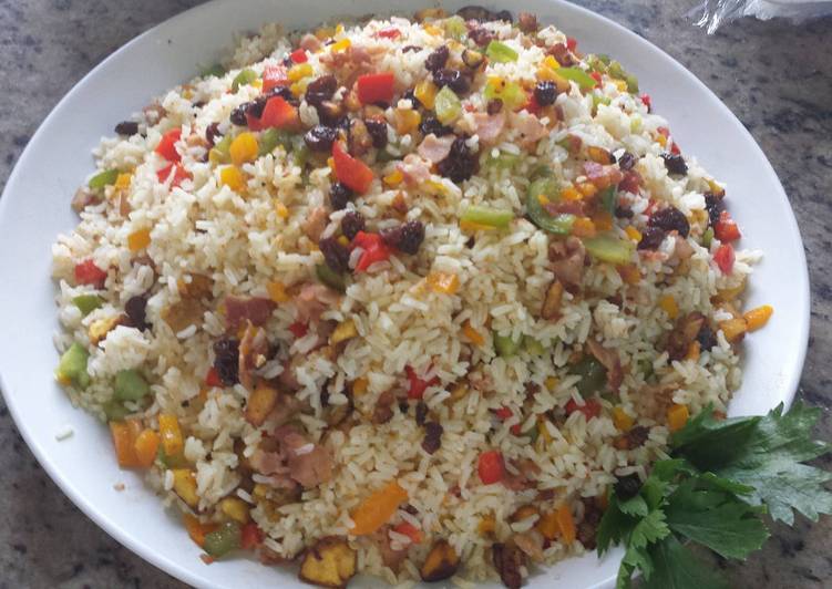 Arroz navideño con tocineta y plátano maduro Receta de Chef Diosa- Cookpad