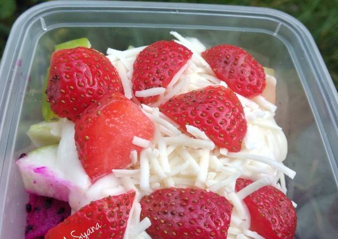 Resep Salad Buah Simple oleh F. Mikayla ArSyana - Cookpad