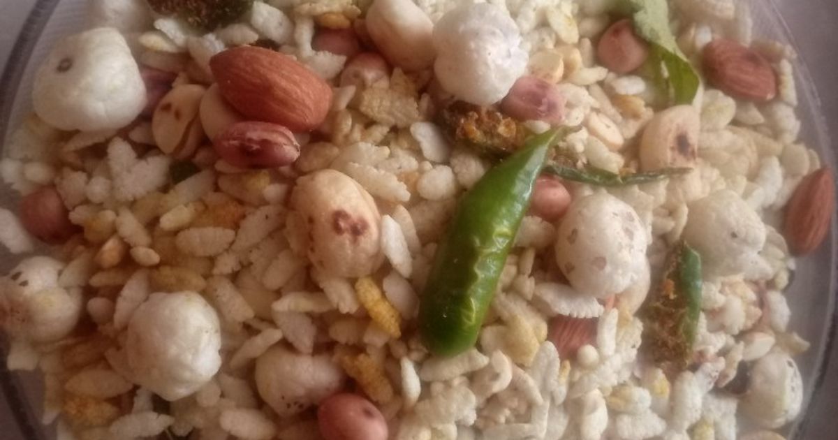 शाही पोहा मखाना चिवड़ा (Shahi Poha Makhana Chivda Recipe In Hindi ...