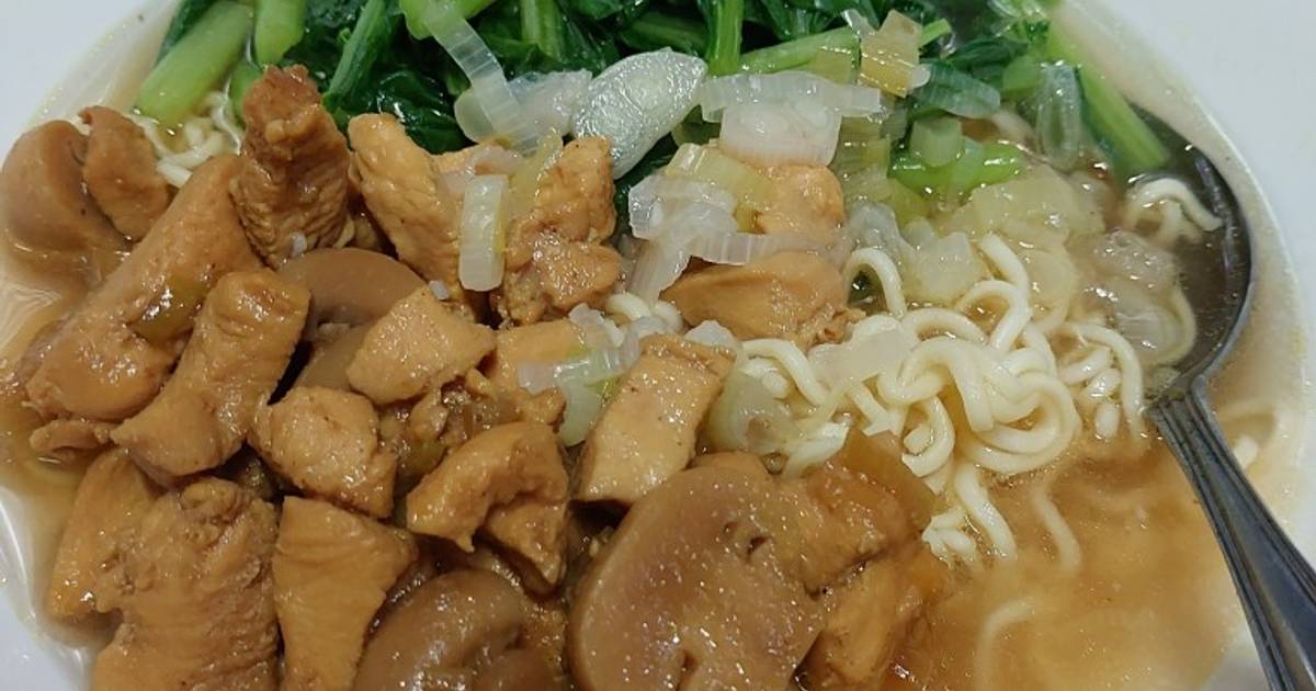 Resep Mie Ayam Jamur oleh Maizarah Purnamaningsih - Cookpad
