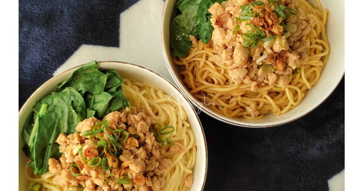 14 resep mie yamin asin enak dan mudah - Cookpad
