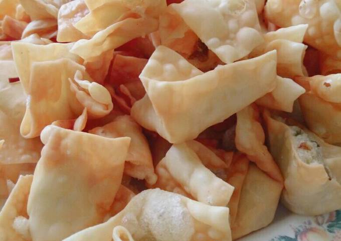 Resep Pangsit goreng oleh yenny z. rizqi - Cookpad